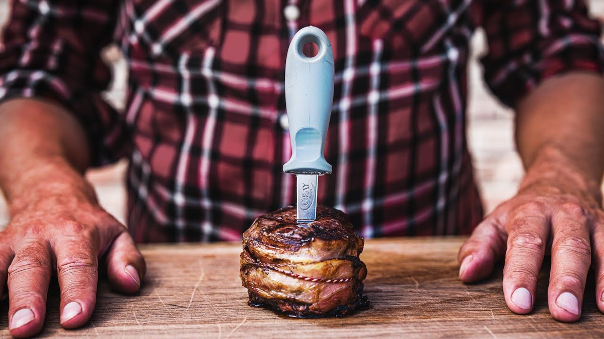 Pitmaster X mit grillt mit Dollie und Austern. - Feldherren Küche